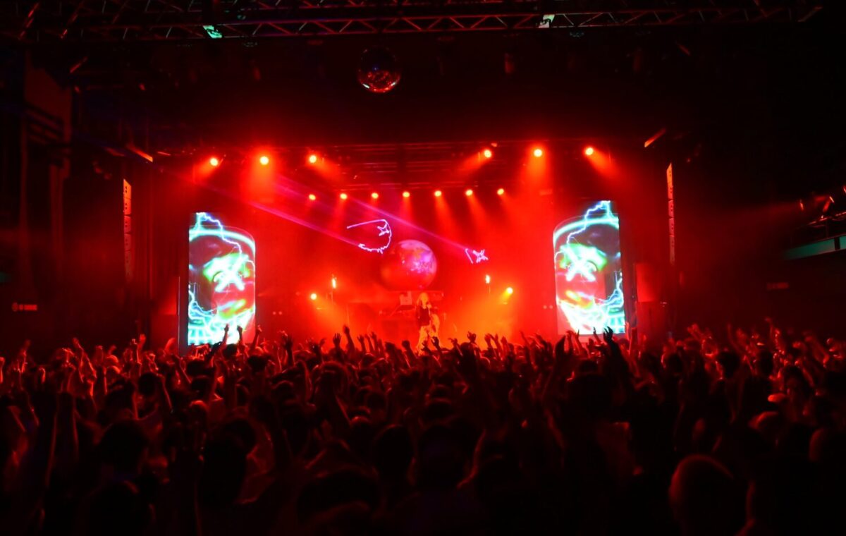 ラッパーのRed Eyeとは？ヤバい経歴やプロフィール、おすすめの曲まで徹底解説 | ヒプラガ