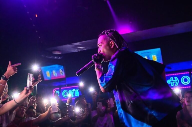 ラッパーのRed Eyeとは？ヤバい経歴やプロフィール、おすすめの曲まで徹底解説 | ヒプラガ