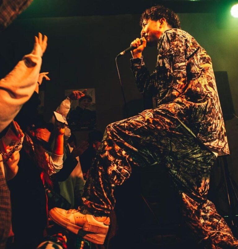 レゲエシンガーのRAYとは？経歴や年齢、本名を解説【おすすめの音源・曲も紹介】 | ヒプラガ