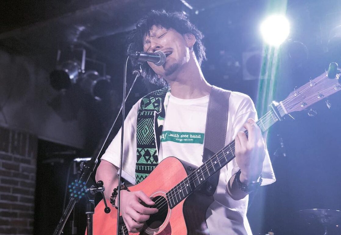 レゲエシンガーのRAYとは？経歴や年齢、本名を解説【おすすめの音源・曲も紹介】 | ヒプラガ